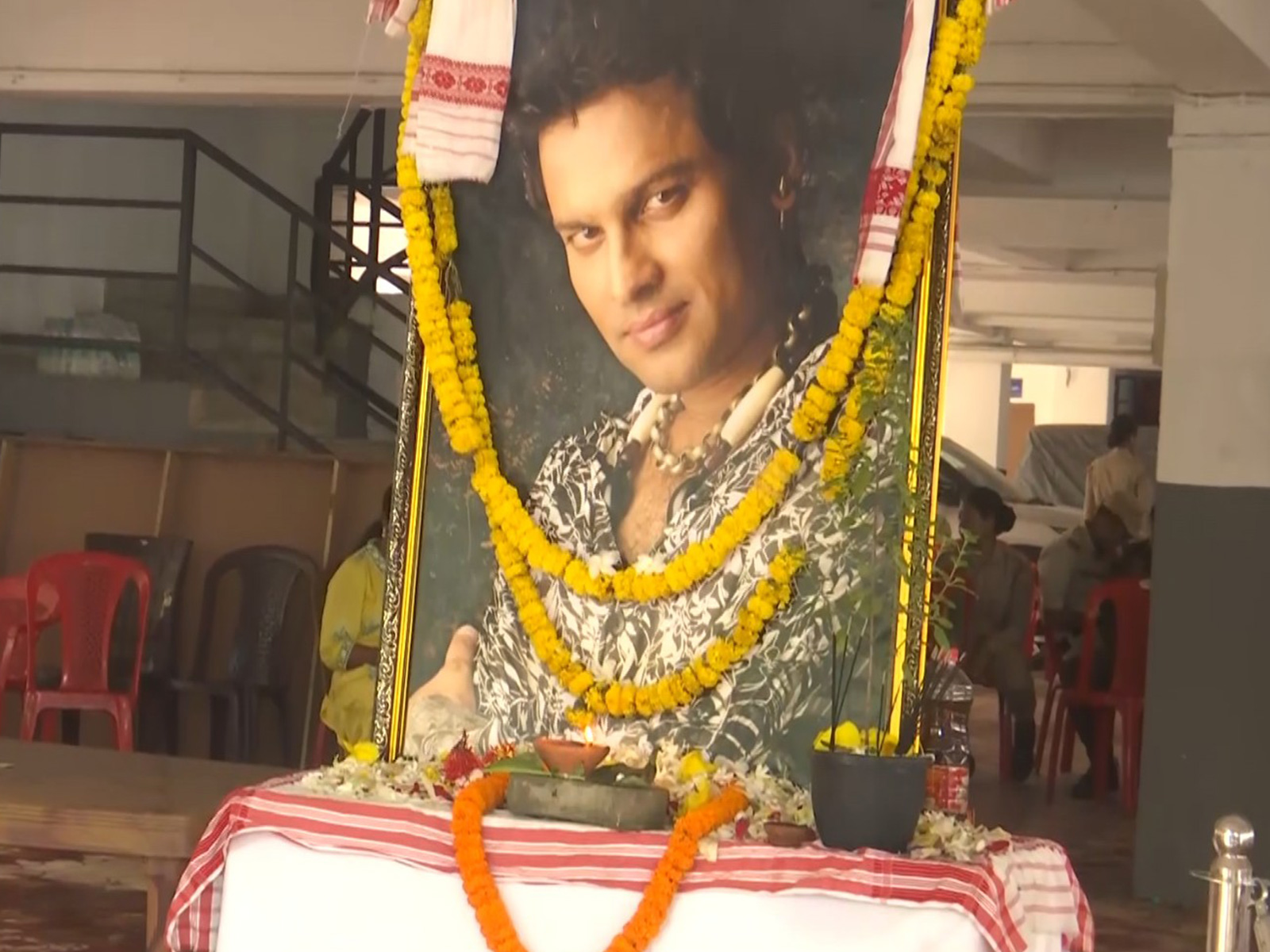 Fans gather at singer Zubeen Garg's residence in Guwahati to mourn his ...