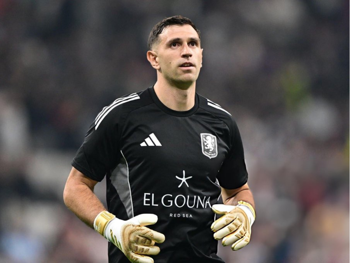 Emiliano Martinez Injury Update: Will The Argentine Goalkeeper Recover ...